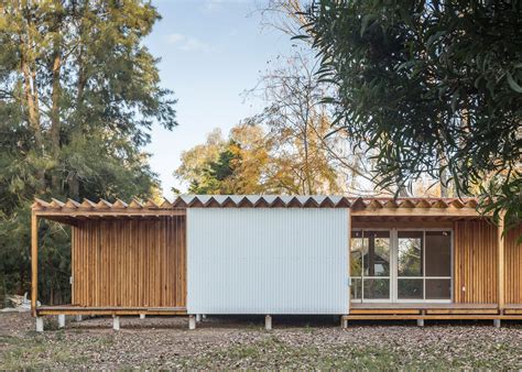 Zig Zagging Roof Covers Buenos Aires Holiday Home By Estudio Borrachia