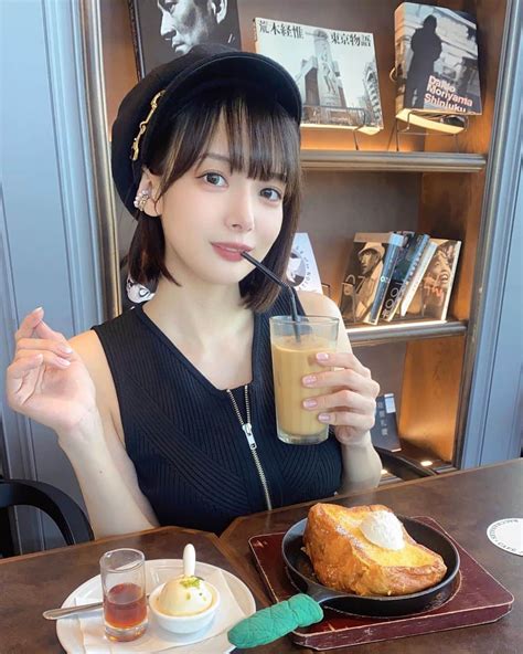 岡田紗佳さんのインスタグラム写真 岡田紗佳instagram 「石田さんが撮ってくれた写真が盛れました🥰🥰 今から帰ってファイトクラブ