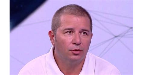 Доброволец в гасенето на пожарите Подготвената раница за спешни