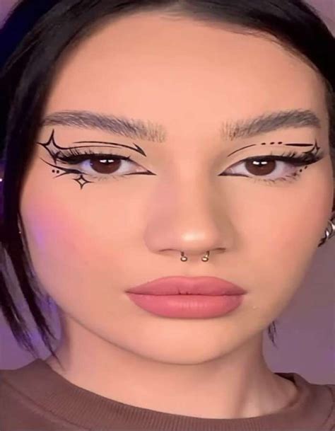 دیگه خط چشم ساده نکش ۳۰ مدل خط چشم فانتزی دخترانه ستاره