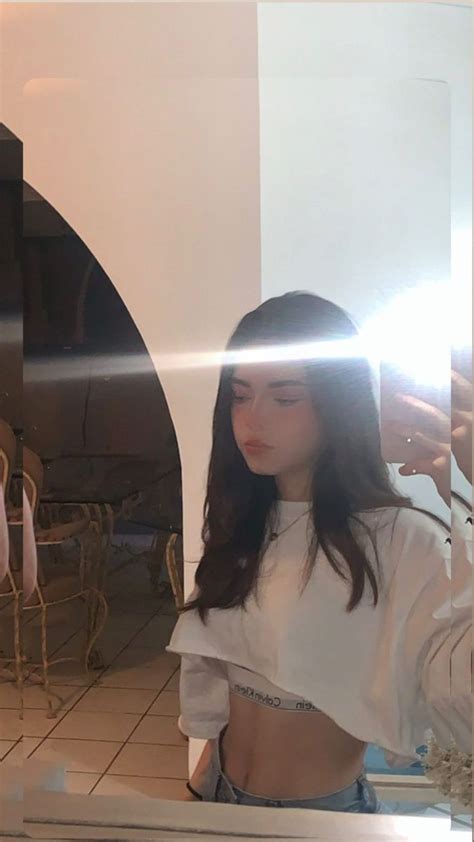 Pin de A3estHeT1cs en Guardado rápido Poses bonitas Selfie de chica