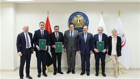 وزيرا الصحة والبترول يشهدان توقيع اتفاقيتين للمساهمة المجتمعية لقطاع