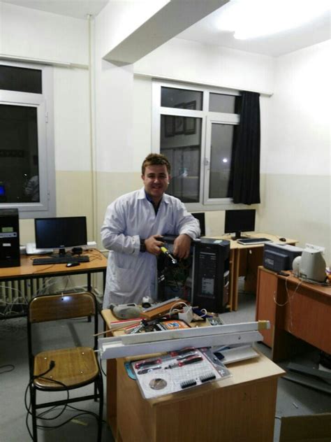 Nuri Atik Teknik Ve Endüstri Meslek Lisesi Bayrakliİzmir