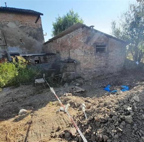 Quel Cadavere Dietro La Casa In Cui Abito Da Otto Anni Un Forte