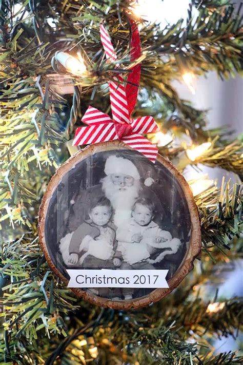 Heres How To Make Your Own Diy Wood Slice Ornament