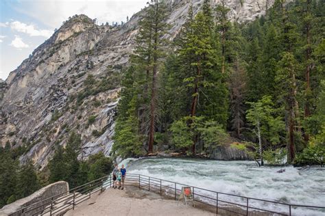 Mist Trail Vs John Muir Trail To Vernal And Nevada Falls Earth Trekkers