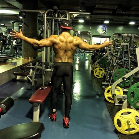 پیمان رجبی دنیای عکس و فیلم بدنسازی