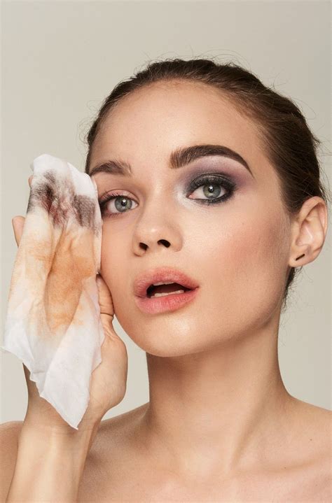 Bare Minerals Benefit Cosmetics Deep Skin Cleansing Skin Logo Doll
