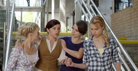 Mako Mermaids Photo Rita Feeling Unwell Mako Mermaids Mermaid Photos Mako