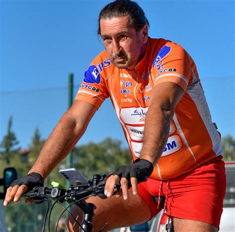 Георги НОВИЯТ БЪЛГАРСКИ ШАМПИОН НА УИМБЪЛДЪН Е ИВАН ИВАНОВ Българският талант Иван Иванов