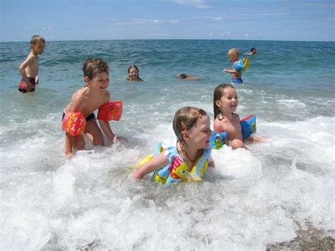 Дети в воде на море - 86 фото