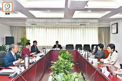 林鄭訪京 談新班子籌組 東方日報