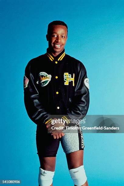 Rapper Mc Hammer Photos And Premium High Res Pictures Getty Images