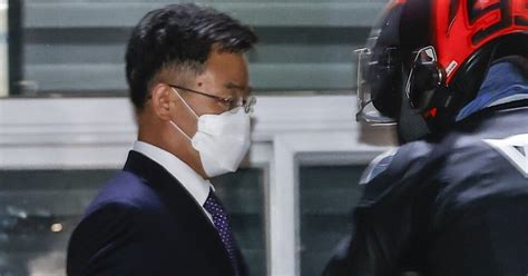 검찰 ‘대장동 수익 260억원 은닉 혐의 김만배 측근 구속영장