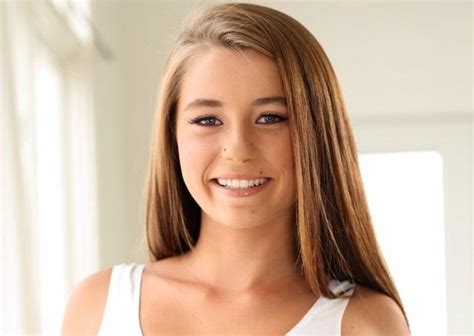Carolina Sweets Bio Age Height Fitness Models Biograp