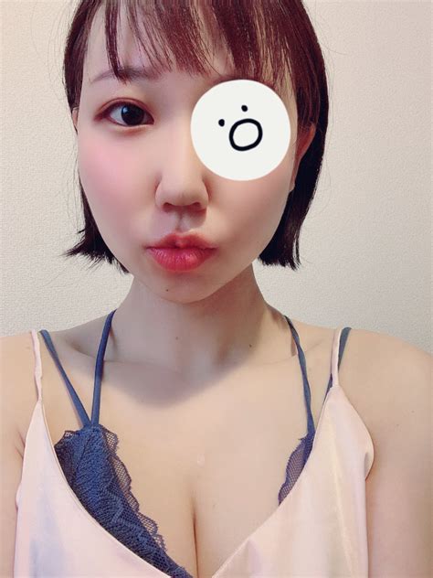 OLお姉さんが完全顔出しでエロランジェリー脱いだ生おっぱい自撮り みんくちゃんねる