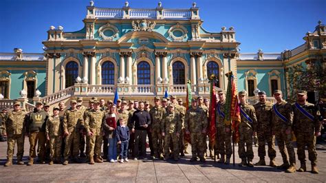 Зеленський нагородив піхотинців двоє з них стали Героями України