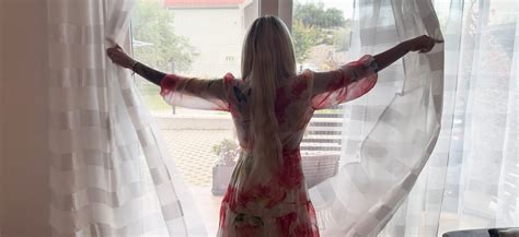 Nikolina Perković Kuća Bašta Iz Raja 100 Pari štikli U Ormaru