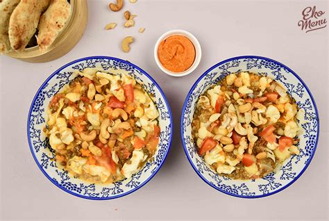 Bloemkool Linzencurry Met Cashewnoten En Naanbroodjes
