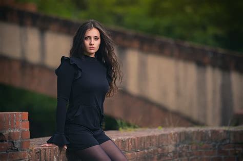 Look Girl Model Hair Claudia Hd Wallpaper Wallpaperbetter