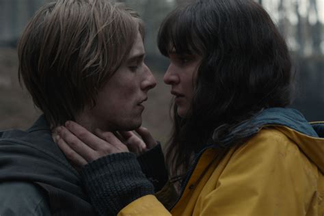 Netflixs Dark That Insane Season 3 Ending Explained