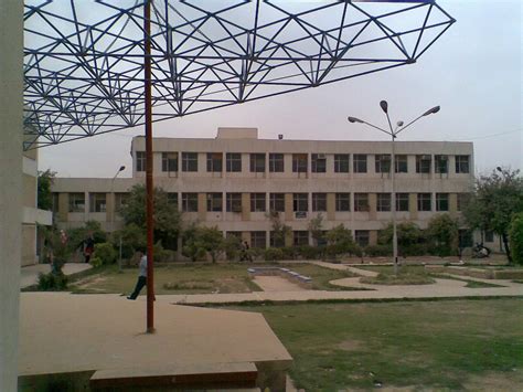 كلية الهندسة الجامعة المستنصرية College Of Engineering On Reels