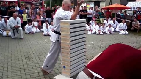 Karate Skills Of Bricks Breaking - YouTube