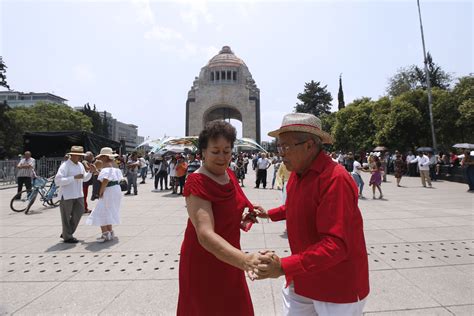 A ritmo de danzón mambo y chachachá así celebrará la CDMX el Día del Abuelo Infobae