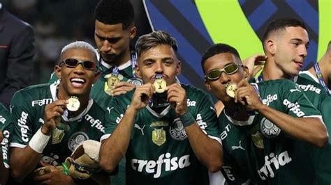 Palmeiras contará pelo menos um jovem da base em cada setor para 2023