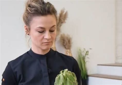 Ольга Мартиновська з Майстер Шеф показала що у Празі нагадує про війну фото Новости