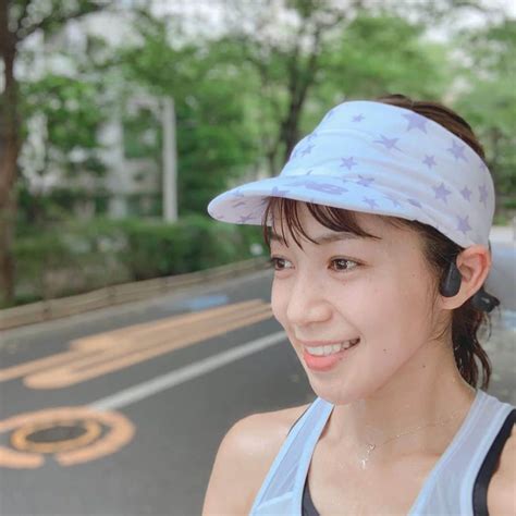 鈴木莉紗さんのインスタグラム写真 鈴木莉紗instagram「昨日は出勤前に20kmジョグ🏃‍♂️💨 足がかなり重かったぁ😱 お腹空き