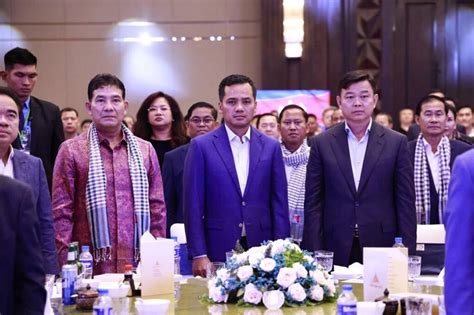 លោកអ្នកឧកញ៉ា អ្នកឧកញ៉ា ឧកញ៉ា ច្រើនរូប ចូលរួមកម្មវិធីរាត្រីសមោសរ ដើម្បីការងារសង្គមខេត្តព្រៃវែង