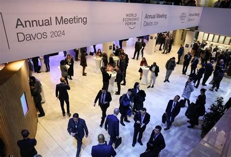 War Politics Eclipse Economics On Davos Leaders Minds Wsj