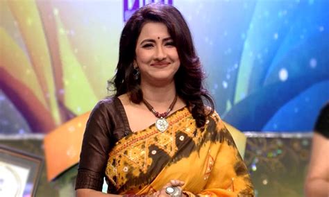 নতুন ব্যবসায় রচনা ব্যানার্জি