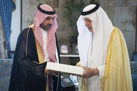 أمير منطقة مكة يطلع على تقرير الالتزام البيئي جريدة المدينة