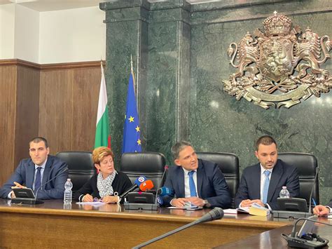 ПИК Tv Прокуратурата и ДАНС с първи подробности за арестувания в