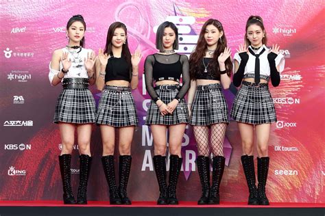 โปสเตอร์ Itzy อิดจี Korean Girl Group Kpop ดาราเกาหลี รูปภาพขนาดใหญ่ ตก