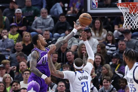 Luka Doncics Triple Double Lifts Mavs Past Jazz Reuters