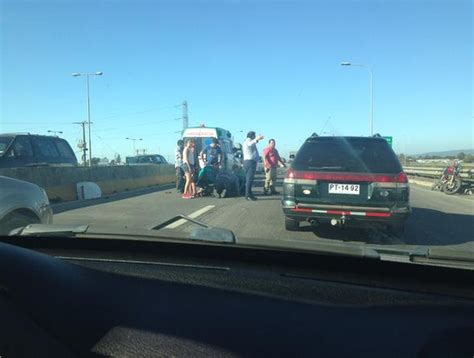Un choque entre un auto y una motocicleta dejó dos lesionados en Concepción