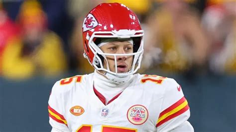 Carson Wentz Warns Patrick Mahomes About The Chiefs Starting Qb Role