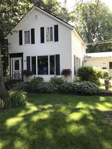 105 E Clark St Weyauwega Wi 54983 1 Photo Mls 50264833 Movoto