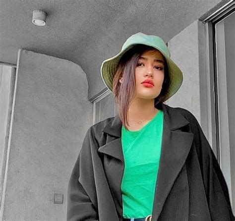 بیوگرافی حنانه احدی از بازیگری تا طراحی لباس آلبوم تصاویر ویدو