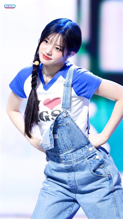 240424 Illit Minju Lucky Girl Syndrome At Show Champion Kpopping