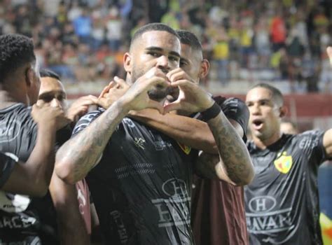 John Cley Comemora Permanência Dever Cumprido Futebol Na Veia