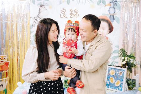 《育兒》台中北區‧大樹先生的家 Mrtree親子餐廳，舉辦兒子抓週派對，包辦佈置、抓週儀式、攝影、自助餐【限時讀者優惠