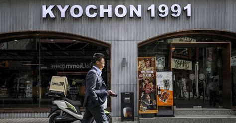 가맹점은 늘고 매출은 줄고 본사만 배부른 치킨 프랜차이즈