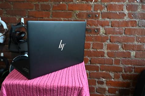 Hp Dragonfly Pro Review A Macbook Pro Slayer It S Not Laptop Mag