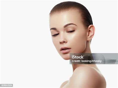 Potret Wajah Wanita Cantik Gadis Model Spa Yang Cantik Dengan Kulit Segar Bersih Yang Sempurna