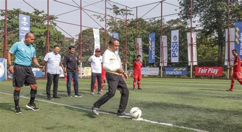 Waketum PSSI Zainudin Amali Buka Mandiri Media Cup BorneoFlash