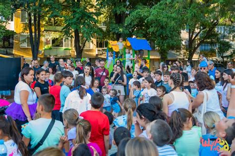 Детски смях и игри препълниха новата площадка в Казанлък Новини от Казанлък